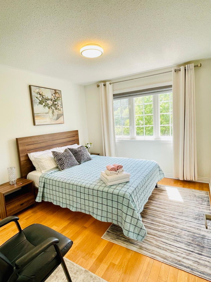 Homestay- Private Room And Bathroom - Oshawa