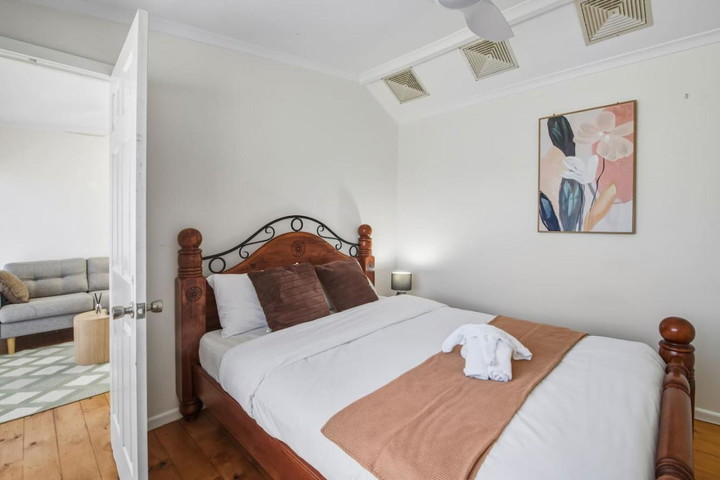 Coastal Wynnum Home Near Plaza And City Connections - Brisbane