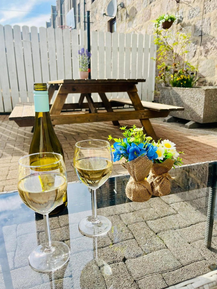 Central, Modern Apartment - Private Terrace - Dog Friendly - Aberdeen