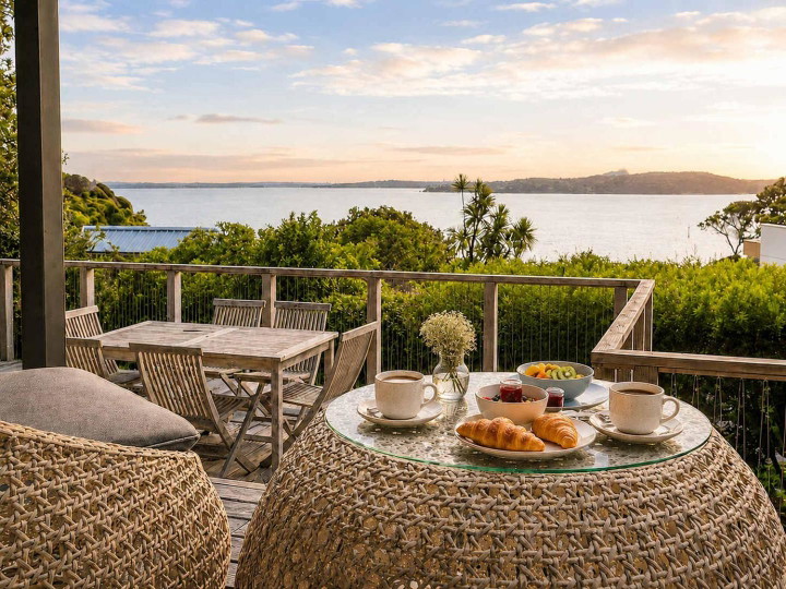 Black Cottage - Stay Waiheke - Beachlands