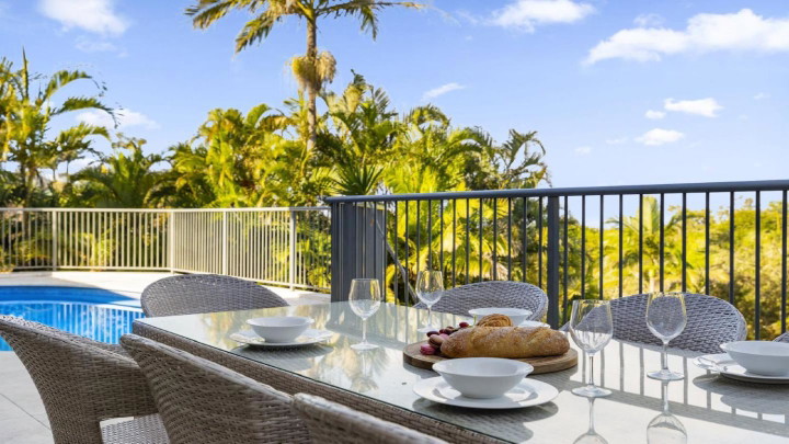 Zaffiro Beach House - Accessible, Pool, Beach, Sleeps 8 - Coffs Harbour