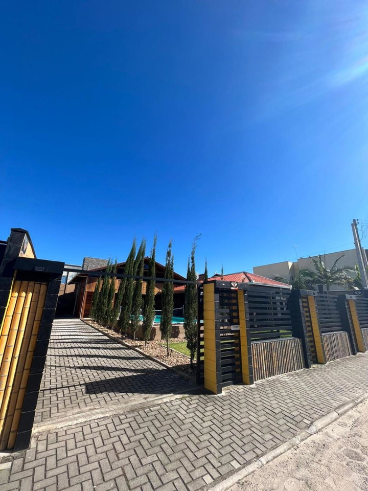 Spa Rossett Em Itapoá - Luxo E Conforto C Piscina, Hidromassagem E Cromoterapia, P 22 Pessoas! - Itapoá