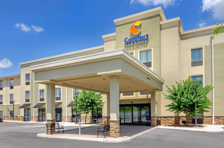 Comfort Inn & Suites Lynchburg Airport - University Area - Lynchburg, VA