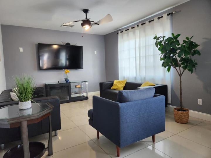 K - Fully Remodeled And Professionally Decorated - Las Vegas, NV