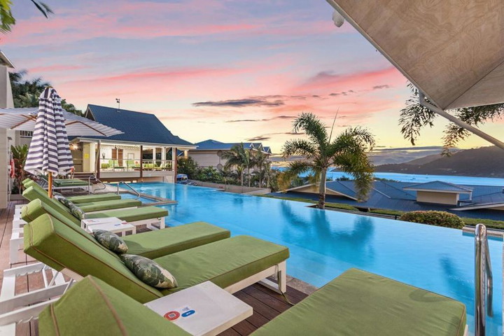 Club Airlie - Airlie Beach