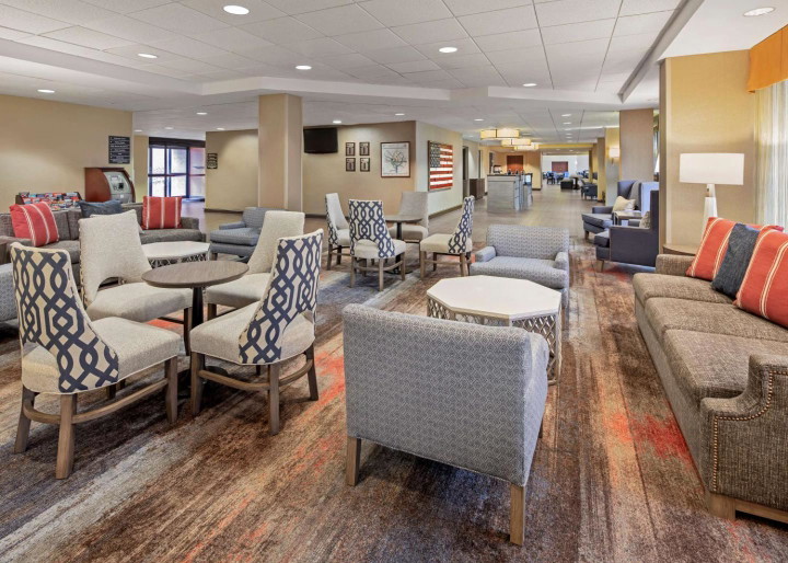 Hampton Inn & Suites Alexandria Old Town Area South - Oxon Hill, MD