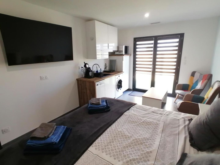 Studio Bleu, Classé 3 éToiles, Clim, Wifi, Lave-linge, Lit King Size, Au Calme Et à 1000m Des Plages De Valras Plage, Pour 2 Personnes Max Sans Enfant, Calmes Ou Séniors - Sauvian