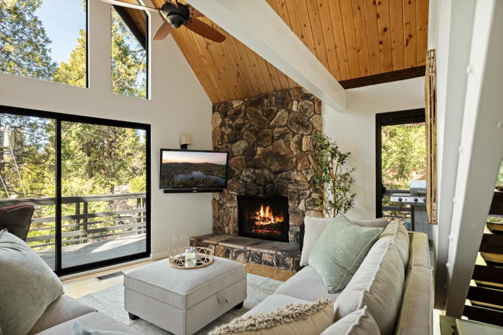 The Arrowhead Pearl - Lake Arrowhead, CA