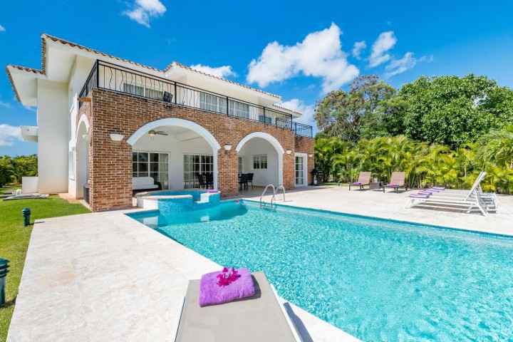 5br Modern Villa With Pool And Jacuzzi At Cocotal Golf & Country Club - Punta Cana
