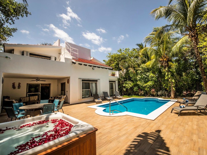 Villa Lumavi 6 Bedrooms, Private Pool, Playacar - Cozumel