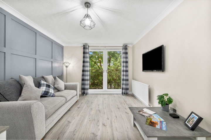 Riverside Rest 1 - 2 Bedroom Apartment & Free Parking Onsite - Stirling