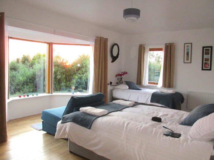 Seaview And Sunsets, Entire Place, Private Entrance, Large Bedroom, Full Kitchen And Bathroom - County Clare
