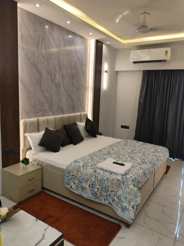 906 Studio Ufairia Mall, Ek Murti Chowk, Greater Noida West - Noida