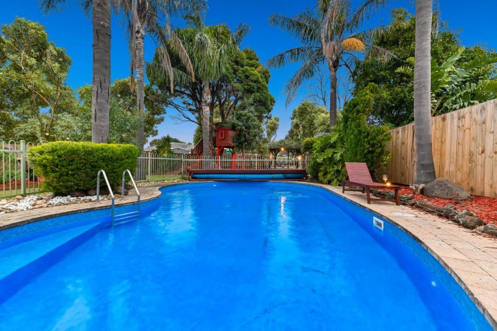 Relax Refresh Rejuvenate Pool Cabin Garden Tree House Vintage Charm - Beaconsfield, Australia