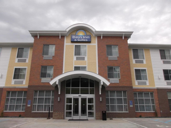 Days Inn & Suites By Wyndham Caldwell - Ohio