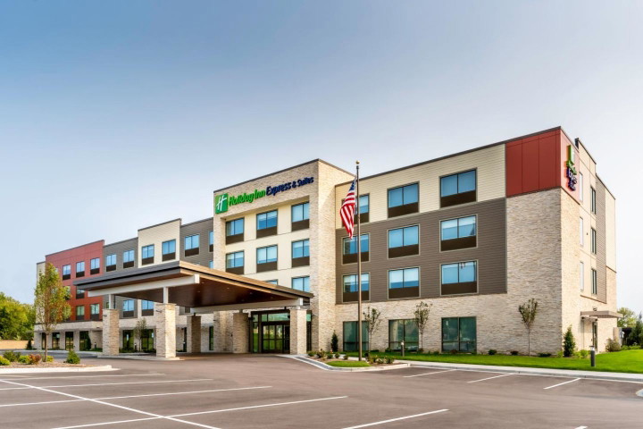 Holiday Inn Express & Suites - Milwaukee West Allis By Ihg - Wauwatosa, WI