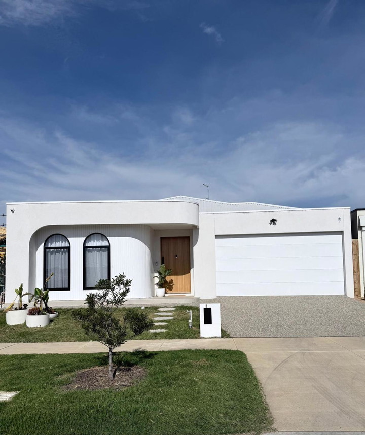 Waurn Ponds Bali Home - 절롱