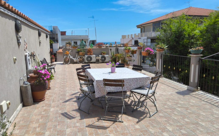 La Dimora Di Max Bright Apt With Terrace - Riposto