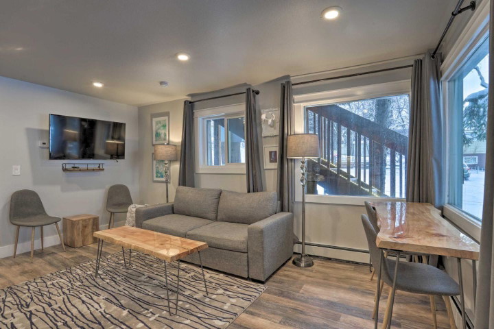 Modern Anchorage Getaway, Steps From Coastal Trail - Alaska