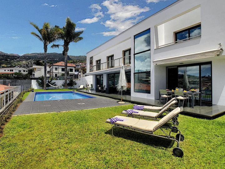 The White House - Funchal Sea View By Lovelystay - Madeira