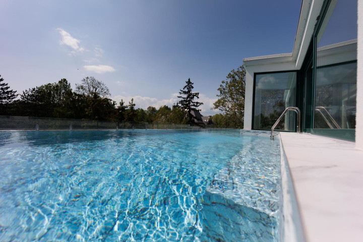 Villa Bauhaus Wellness Apartman - Siófok