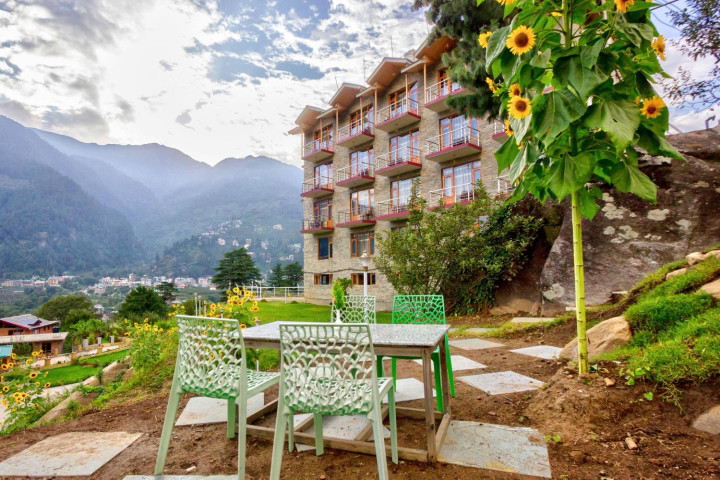 Snow City's Montana Blues Resort Manali - Heated & Air-cooled Stay - Himachal Pradesh