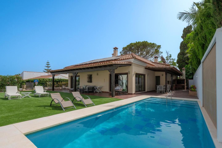 Villa In Walking Distance To Amenities - マルベリャ