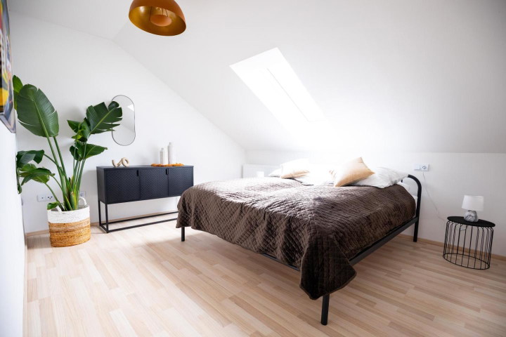 Design-ferienwohnung In Kelberg Am Nürburgring: Platz Für 6, Küche, Wifi, Netflix - Allemagne