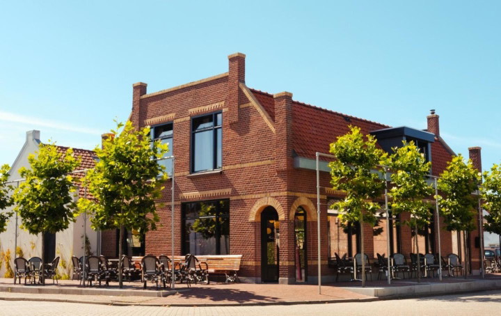 Station 14 - South Holland