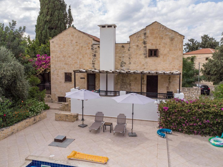 Villa Penelope Spacious Stone Villa In Douliana - クレタ島