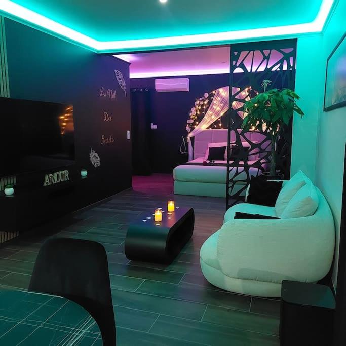 La Nuit Des Secrets Love Room 4 éToiles Avec Jacuzzi Et Sauna - Puget-sur-Argens