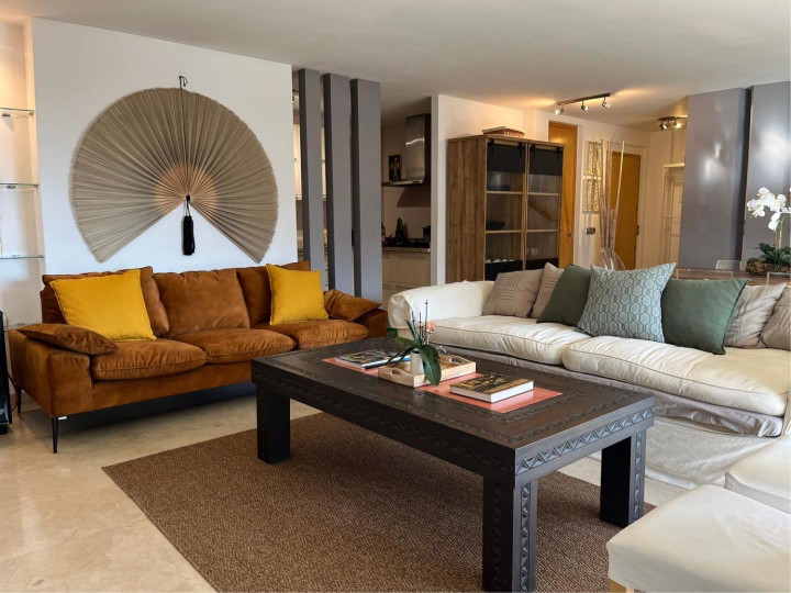 Ojen Penthouse - Monda