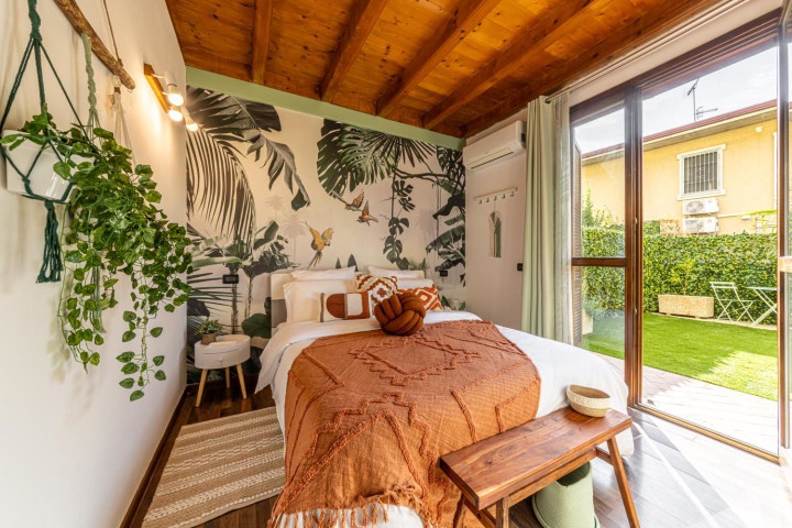 Garda Tranquil Escape Apartment - Pool & Private Garden - Desenzano del Garda