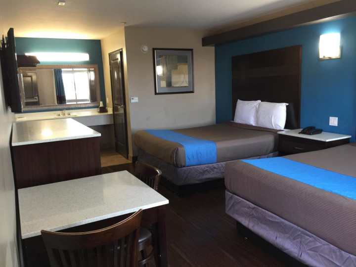 Crystal Palace Inn - Norwalk, CA