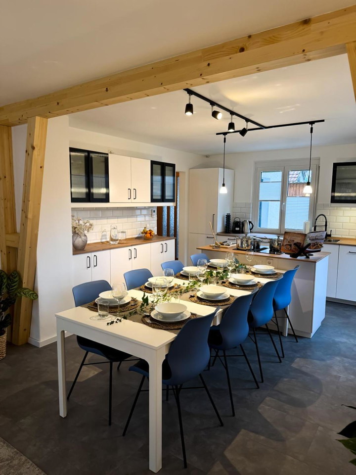 Modernes Ferienhaus Mit Kochinsel, Garten, 2 Parkplätze Inkl, 4-8 Pers - Leonberg