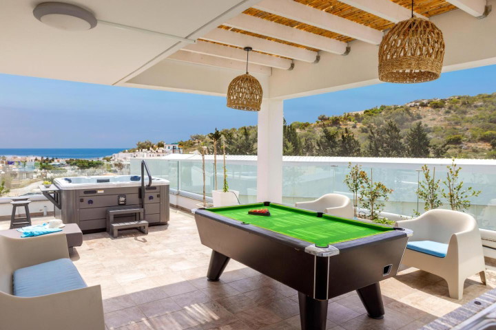 Fig Tree Bay Residences 3-jacuzzi-hotub -Pool - Protaras