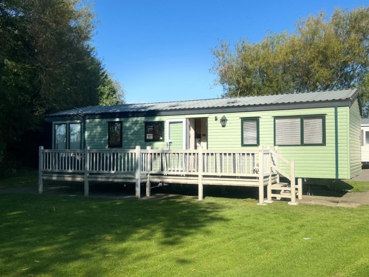 Cedar Retreat Southview - Sleeps 6 Wifi & Garden - England