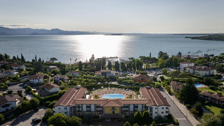 Le Terrazze Sul Lago Hotel & Residence - Lake Garda