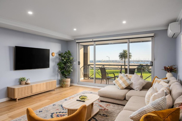 Beachfront 3br Retreat W Parking Pool And Tennis - St Kilda