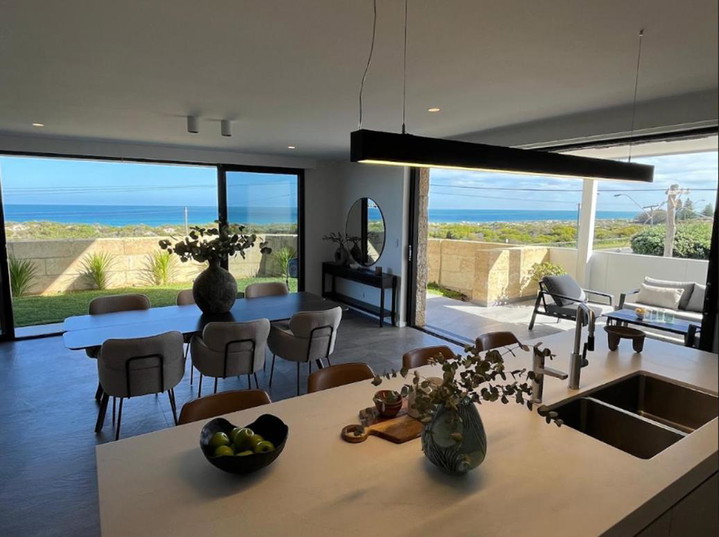 Beach House Scarborough - Sweeping Ocean View Luxury - Claremont