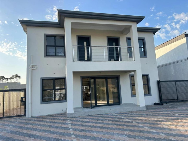 Bokwe's Guest House- Cape Town - Somerset West