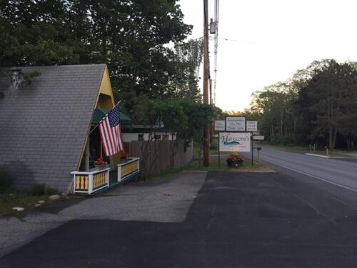 Hanscom's Motel & Cottages - Bar Harbor, ME