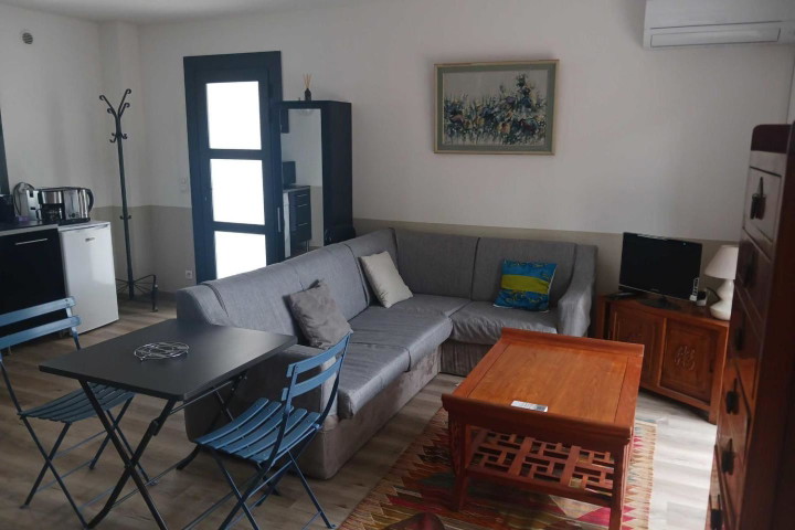 Comfortable House Near Downtown - Le Crès