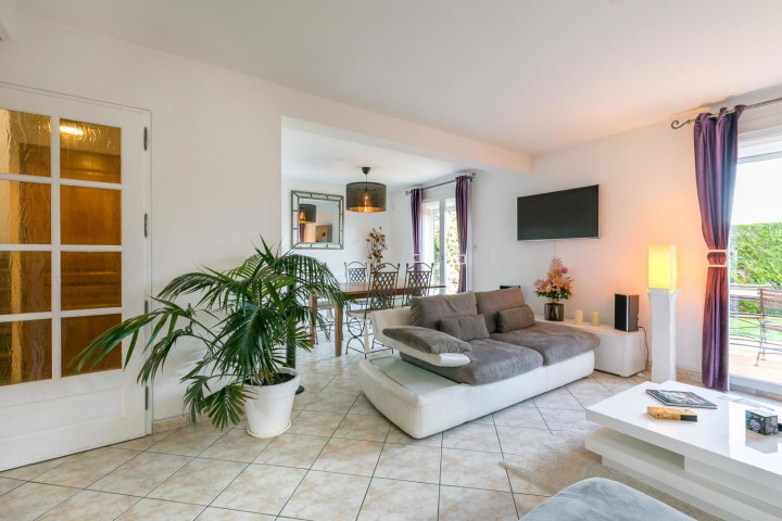 Charmante Maison Climatisée Avec Son Jardin à 5 Minutes De Dijon - Dijon