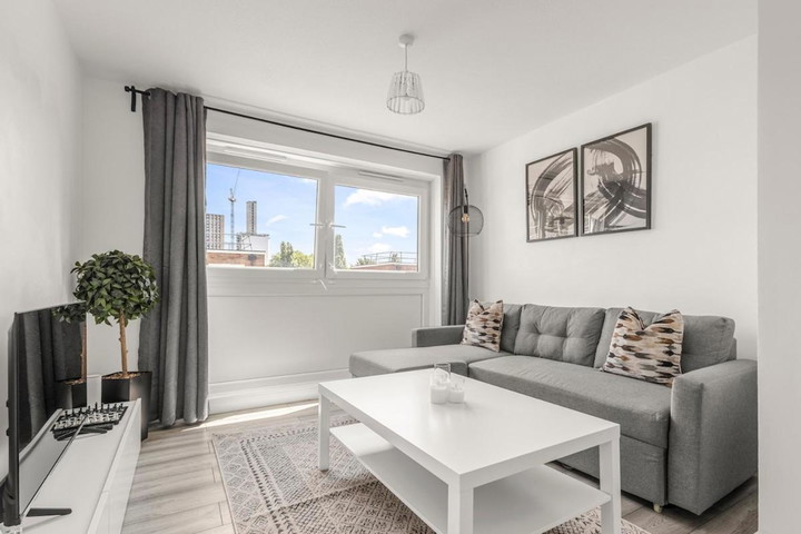 Bright & Modern London Apartment - Chingford