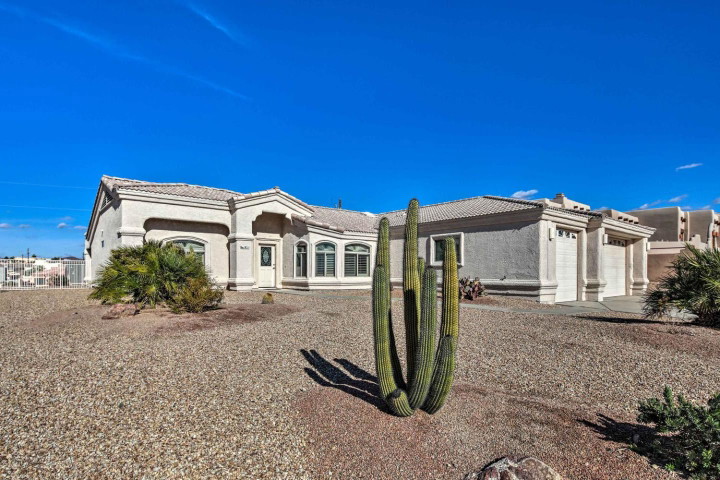 Cozy Lake Havasu House W/ Views - 1 Mi To Water! - Arizona