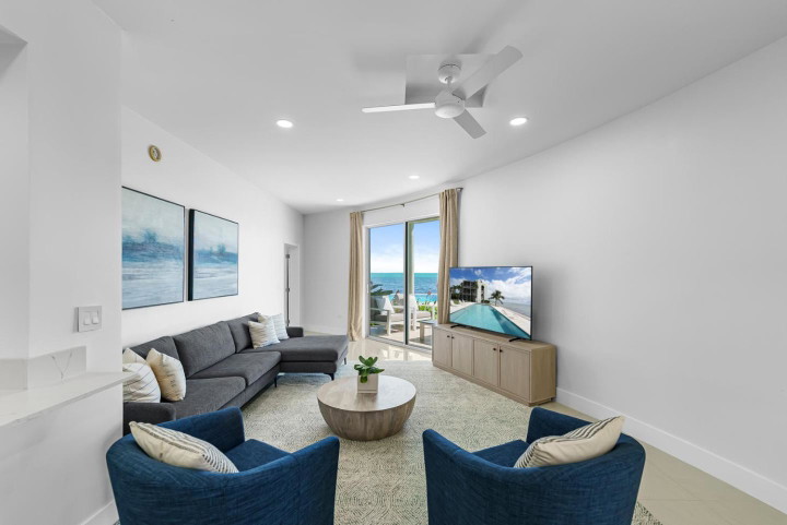 Turtle Cove Luxury Sea Front Family Escape - Cayman Islands