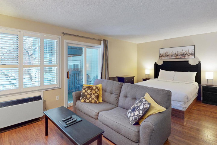 Ground Level, Mtnside W/ Pool, Hot Tub, Tennis! - Collingwood