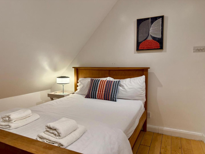 The Marina Loft, En-suite Duplex, Canada Water - London