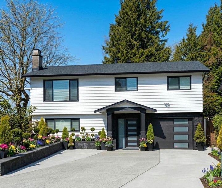 4br Furnished Home Quiet Location Long Term Available - New Westminster